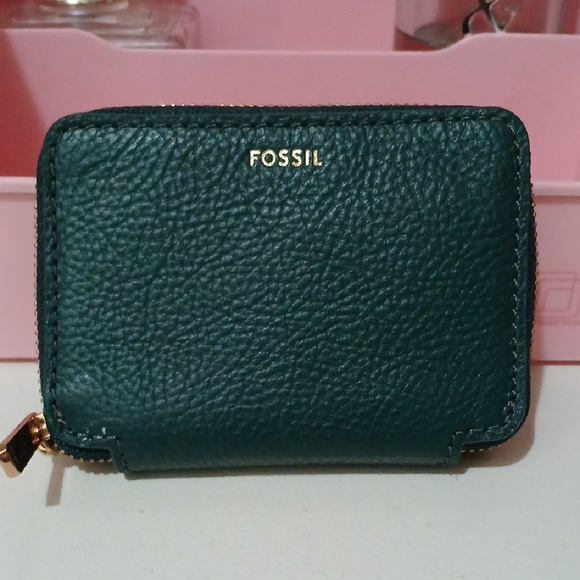 Fossil | Bags | Fossil Green Leather Wallet Compact Zip Design | Poshmark